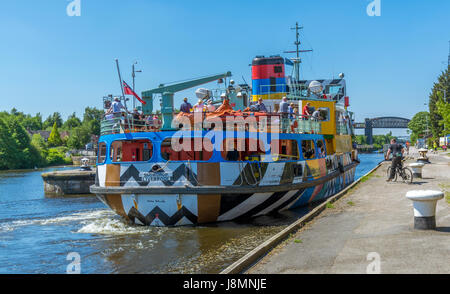 A view of the pleasure cruiser 'Snowdrop' sailing along the Manchester ...