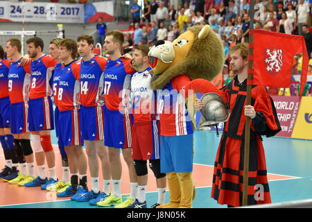 Czech team pose during the ceremonial opening prior to the volleyball ...