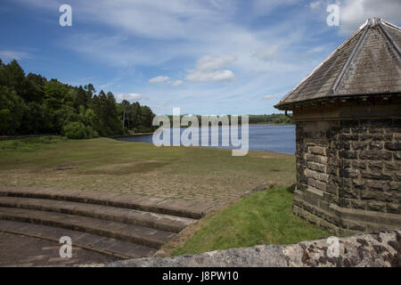 Low water level at reservoir, Fewston Reservoir, North Yorkshire ...