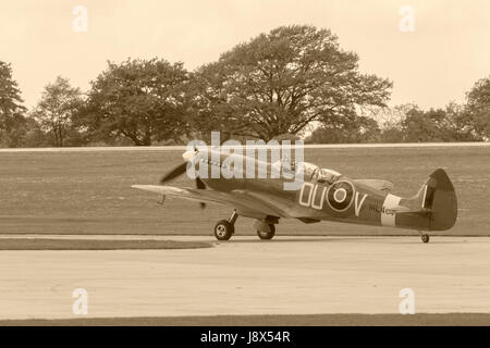 World war II Spitefire at Sywell Northamptonshire Stock Photo - Alamy