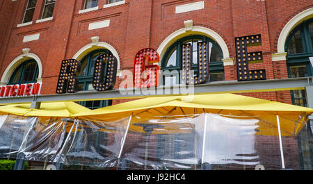 Rogue restaurant in Vancouver - CANADA Stock Photo - Alamy