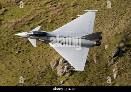 RAF Eurofighter Typhoon flying low level through the Mach Loop In Wales ...