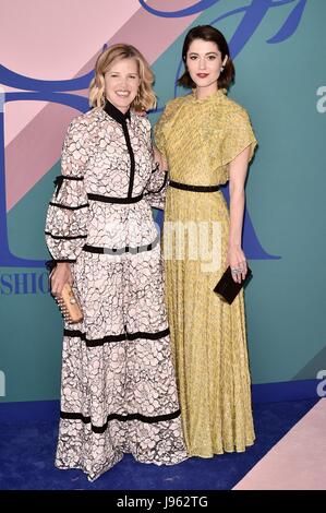 Lela Rose and Mary Elizabeth Winstead attend the 2017 CFDA Awards held ...