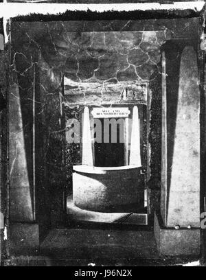 Nadar's photograph of the Catacombs of Paris captures the eerie and ...