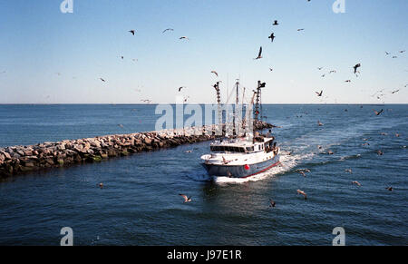 The Point Judith to Block Island ferry docks at the old harbor ...