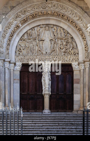 Saint Lazarus ( Saint Lazare ) cathedral. Last Judgment by Gislebertus ...