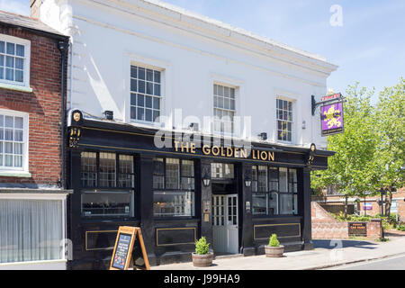 Golden Lion pub, High Street, Fareham, Hampshire, UK Stock Photo - Alamy