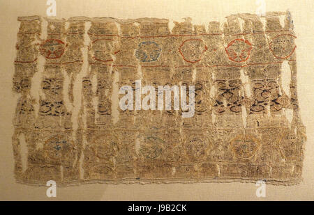 This 11th or 12th century AD silk fragment from El Burgo de Osma ...