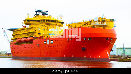 Edda Fides flotel, Accommodation ship for the oil industry, big red ...