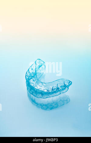 Orthodontic retainer. Vacuum-formed (Essix Stock Photo - Alamy