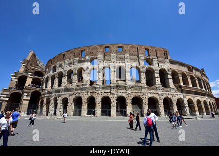 Front view of the Colosseum in Rome Stock Photo - Alamy