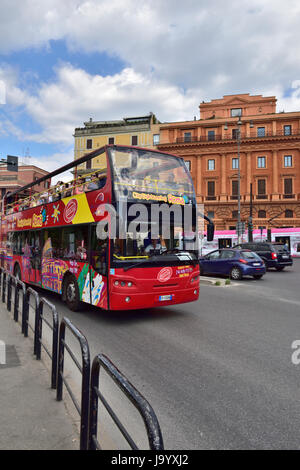 Rome open top tourist bus Stock Photo - Alamy