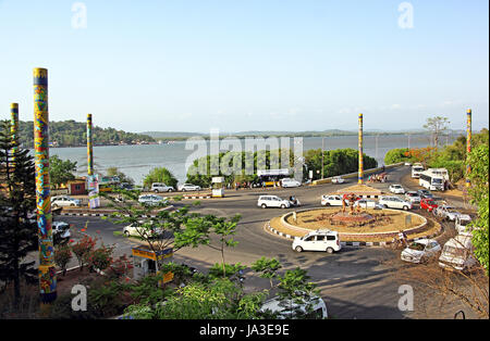 Divja Circle with Breda Pillars. Panaji, Goa, India Stock Photo - Alamy
