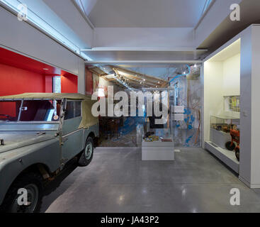 Side exhibition space with Land Rover. Museum of English Rural Life ...