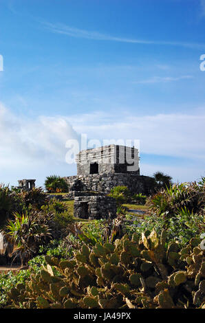 vertical view of Tulum ruins Stock Photo - Alamy