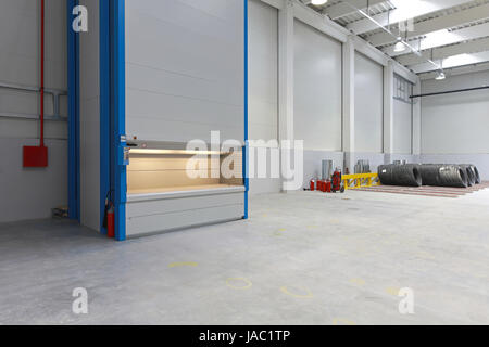 Vertical Carousel Storage Unit in Distribution Warehouse Stock Photo ...