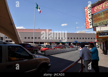 Nogales, Sonora, Mexico, borders the DeConcini Port of Entry customs ...
