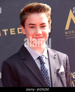 LOS ANGELES - APR 29: Isaac Kragten at the 2017 Creative Daytime Emmy ...