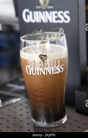 guinness in glass Stock Photo - Alamy