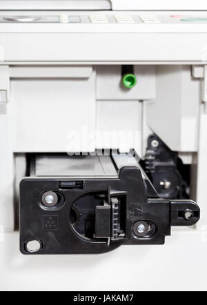 Disassembly of the printer cartridge for its maintenance and refilling ...