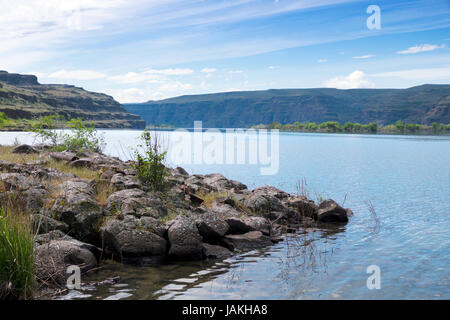Columbia River Gorge in central Washington State, USA Stock Photo - Alamy