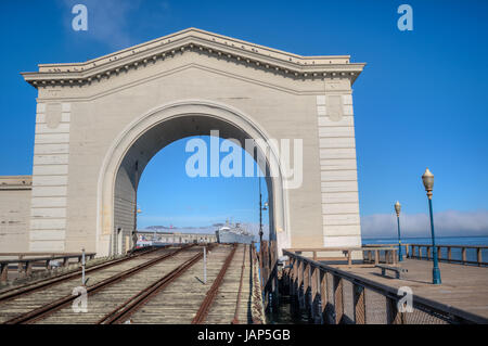 Ship in archway, San Francisco Stock Photo - Alamy