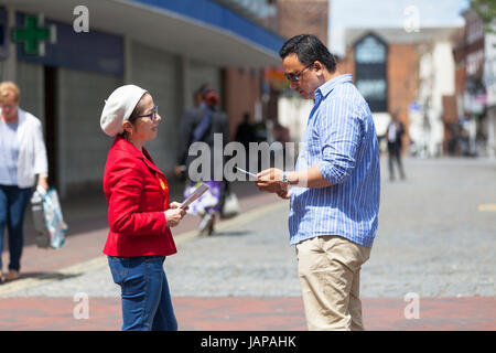 Ashford, Kent, UK. 7th June, 2017. Bright and sunny but windy weather ...