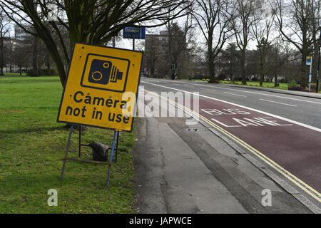 Traffic Sign Speed Restriction Enforcement Lamp post Road Limit ...