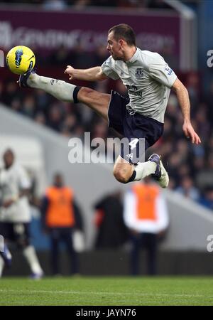 DARRON GIBSON EVERTON FC EVERTON FC VILLA PARK BIRMINGHAM ENGLAND 14 ...