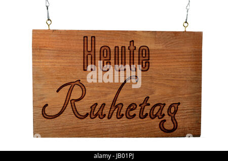 Ruhetag Türschild aus Holz hängt Kette Stock Photo - Alamy