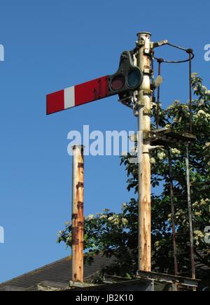 Nunthorpe station platform 2 Stock Photo - Alamy