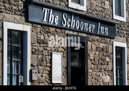 The Schooner Inn at Seahouses,Northumberland,England,UK Stock Photo - Alamy