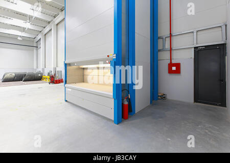 Vertical Carousel Storage Unit in Distribution Warehouse Stock Photo ...