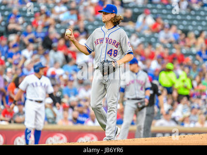 Texas Rangers pitcher Jacob deGrom delivers during the first inning of ...