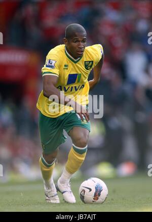 SIMEON JACKSON NORWICH CITY FC NORWICH CITY FC WHITE HART LANE ...