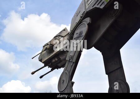 Star Wars AT-AT walker (All Terrain Armored Transport) by Kenner (1983 ...