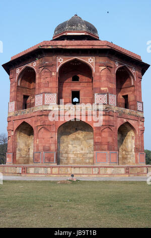 New Delhi, India. Octagon in Geometric Window Design, Humayun's Tomb ...