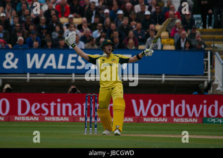 Steve Smith captain of the Australian cricket team arrives at Adelaide ...