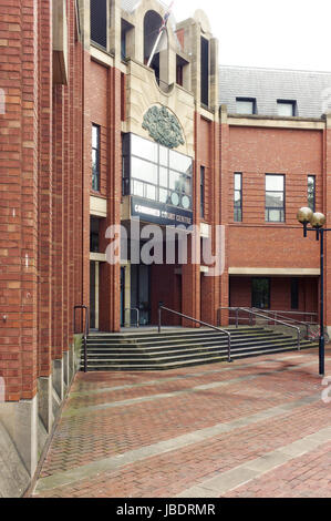 The Hull Combined Court Centre in Hull city centre UK Stock Photo - Alamy