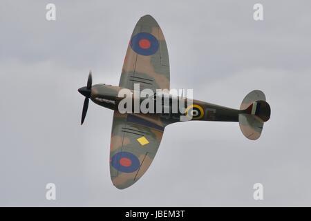 SPITFIRE WW2 Battle of Britain A Spitfire of No. 19 Squadron is ...