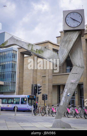 'The Running Clock' outside Buchanan Bus Station in central Glasgow ...