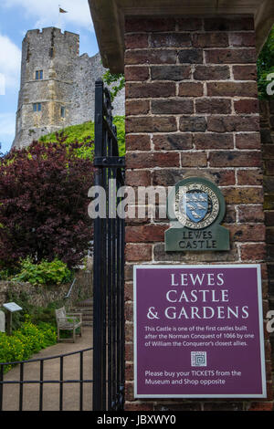 LEWES, UK - MAY 31ST 2017: Street sign for Castle Gate in the historic ...