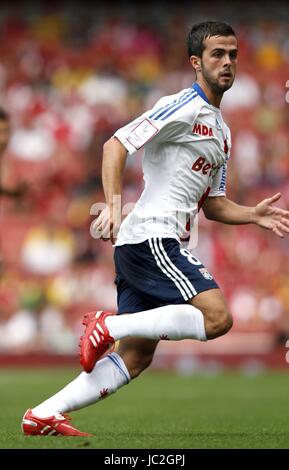 MIRALEM PJANIC OLYMPIQUE LYON OLYMPIQUE LYON EMIRATES STADIUM LONDON ...