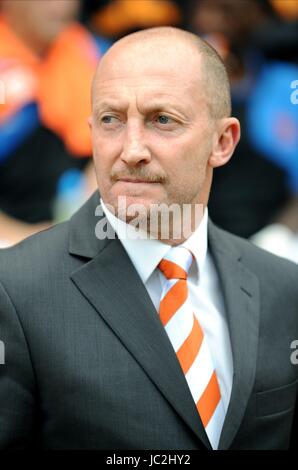 Blackpool manager Ian Holloway on the touchline Stock Photo - Alamy