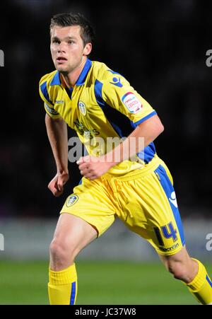 JONATHAN HOWSON LEEDS UNITED FC LEEDS UNITED FC KC STADIUM HULL ENGLAND ...