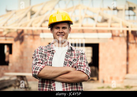 Portrait of shirtless muscular carpenter Stock Photo - Alamy