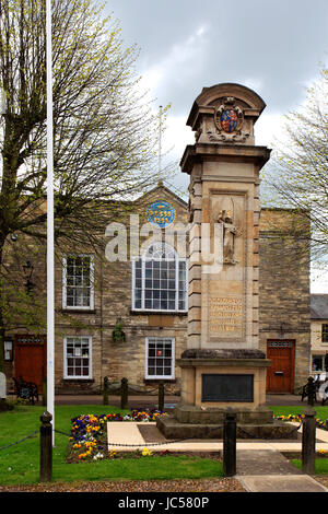 Street view of Higham Ferrers town, Northamptonshire, England, UK Stock ...