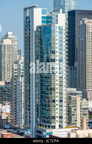Condo Buildings downtown chicago Stock Photo - Alamy