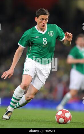 KEITH ANDREWS REPUBLIC OF IRELAND THE EMIRATES STADIUM LONDON ENGLAND ...