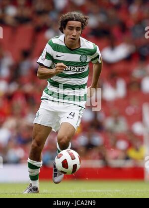 EFRAIN JUAREZ GLASGOW CELTIC FC GLASGOW CELTIC FC EMIRATES STADIUM ...